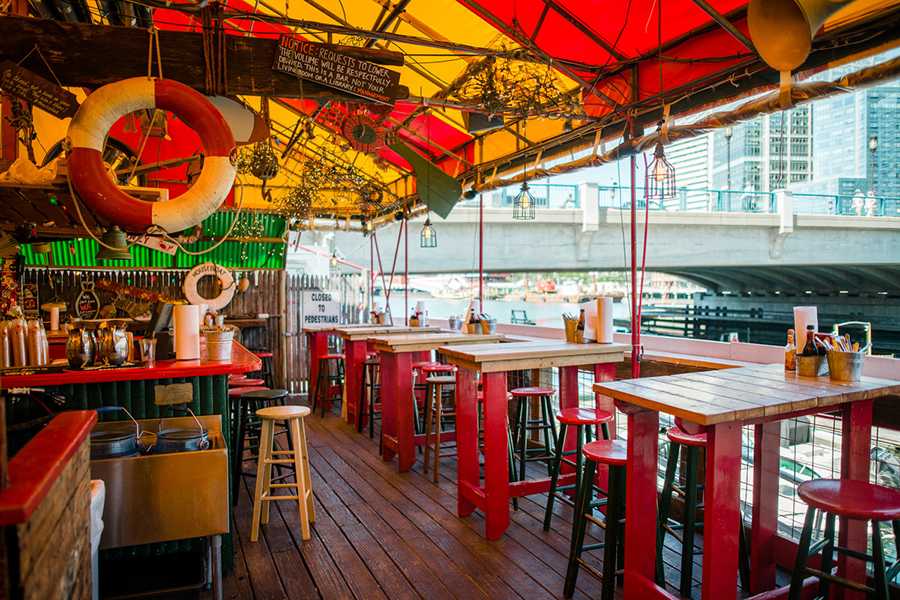 Reasons to Try Outdoor Seating in a Seafood Restaurant - Eat With Me